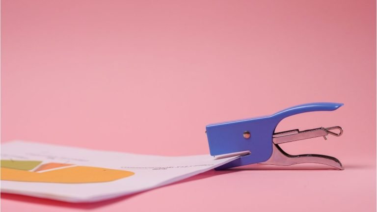 Apa Itu Stapler? Ternyata Beda dengan Staples, Loh!