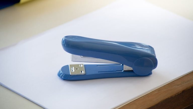 Apa Itu Stapler? Ternyata Beda dengan Staples, Loh!